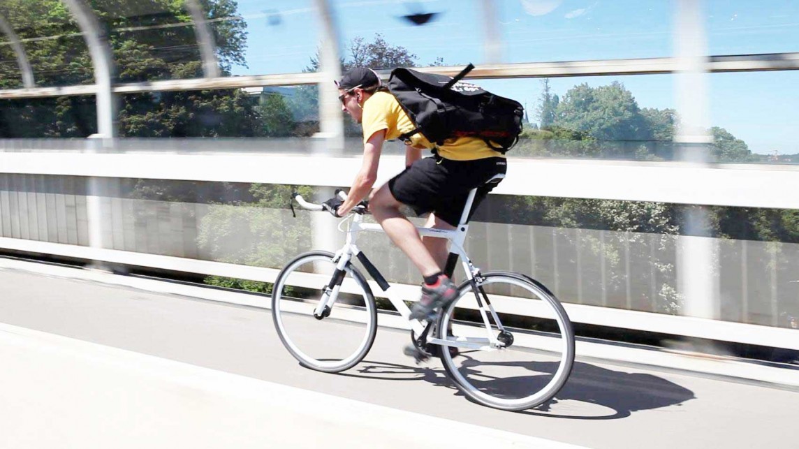 Quelle est la vie d'un coursier à vélo dans Paris ? - Paris Paname Courses